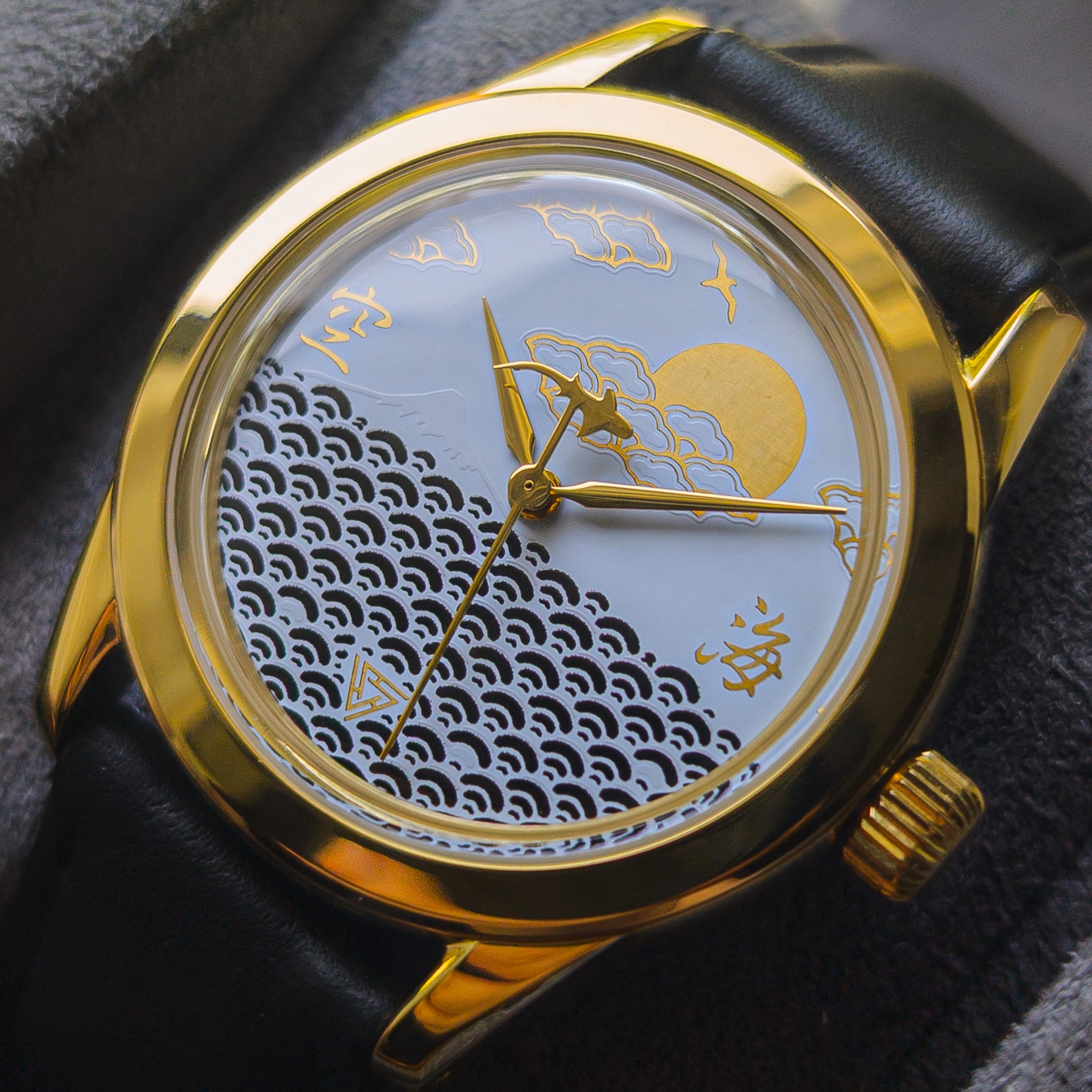 "Black Waves" 18k Gold Unique Seigaiha Seiko Mod Watch – Provenance Watches