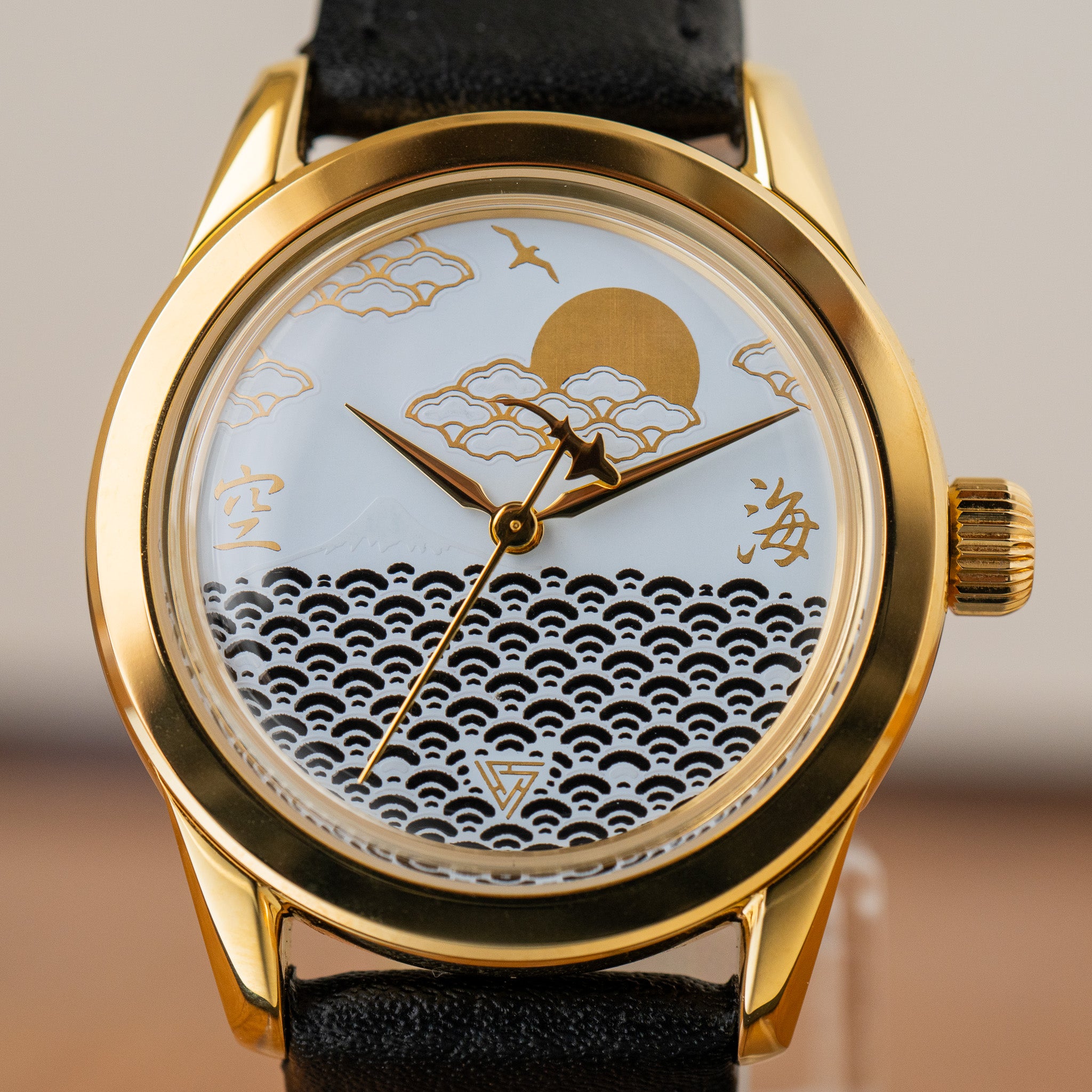 "Black Waves" 18k Gold Unique Seigaiha Seiko Mod Watch – Provenance Watches